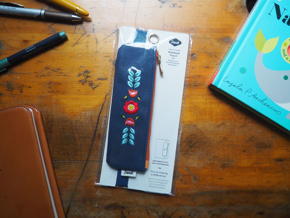 Denik Evelynn Blue Embroidered Notebook Pouch (5.1 x 16.5 x 1.3 cm ...